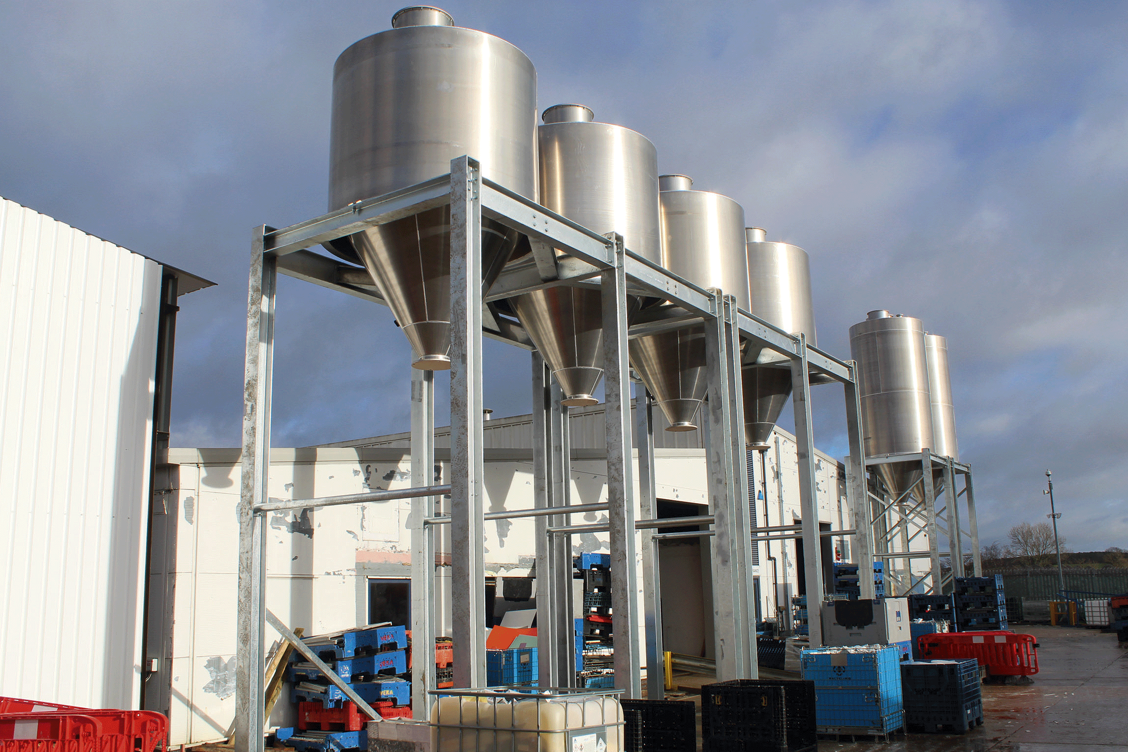 Silos boost PVC-u processing | MRW