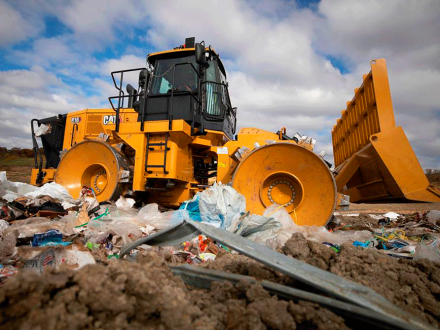 Landfill compactor features improved airflow technology | MRW