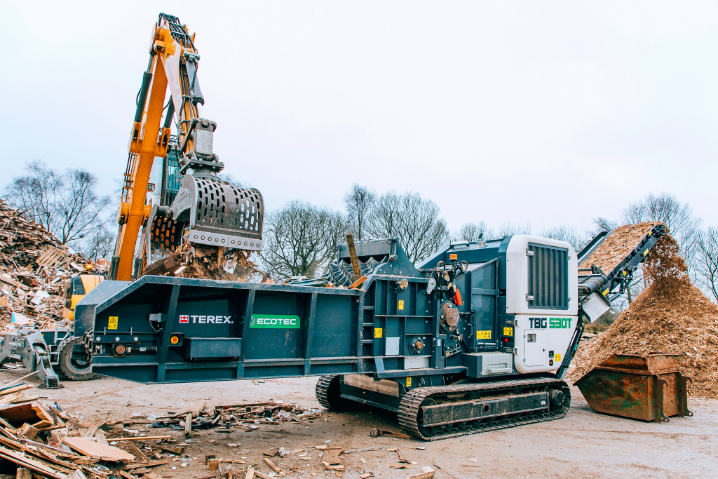 Shredder suited to wood and green waste processing | MRW
