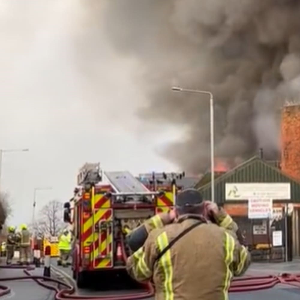 Huge fire destroys textile recycler | MRW