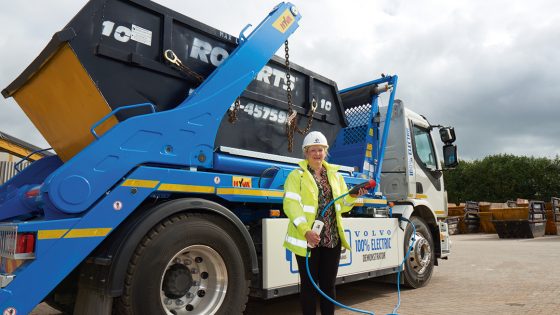 Electric skip lorry on trial | MRW