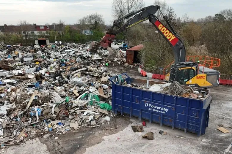 Skip-hire and demolition firms combine to clear 600-tonne fly-tip | MRW