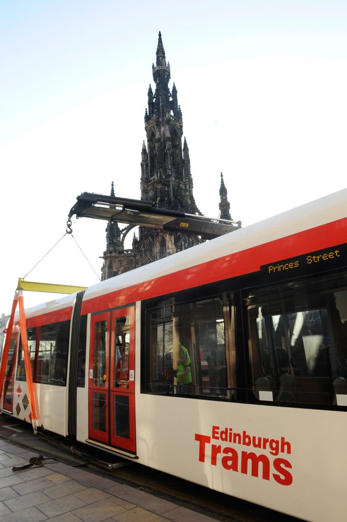 Work to re-start on £500m Edinburgh Tram | Construction News