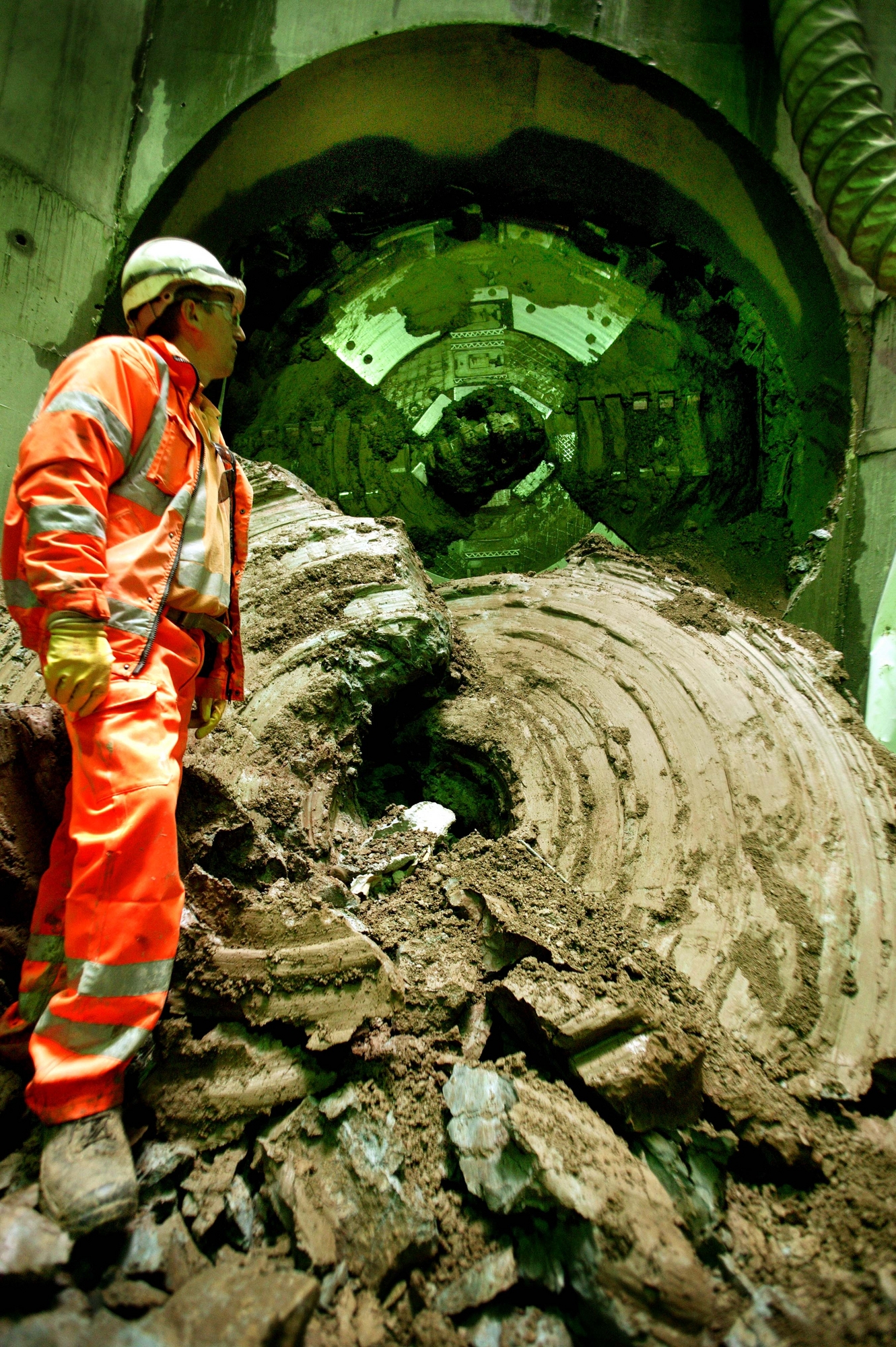 London tunnellers breakthrough 45m underground | Construction News