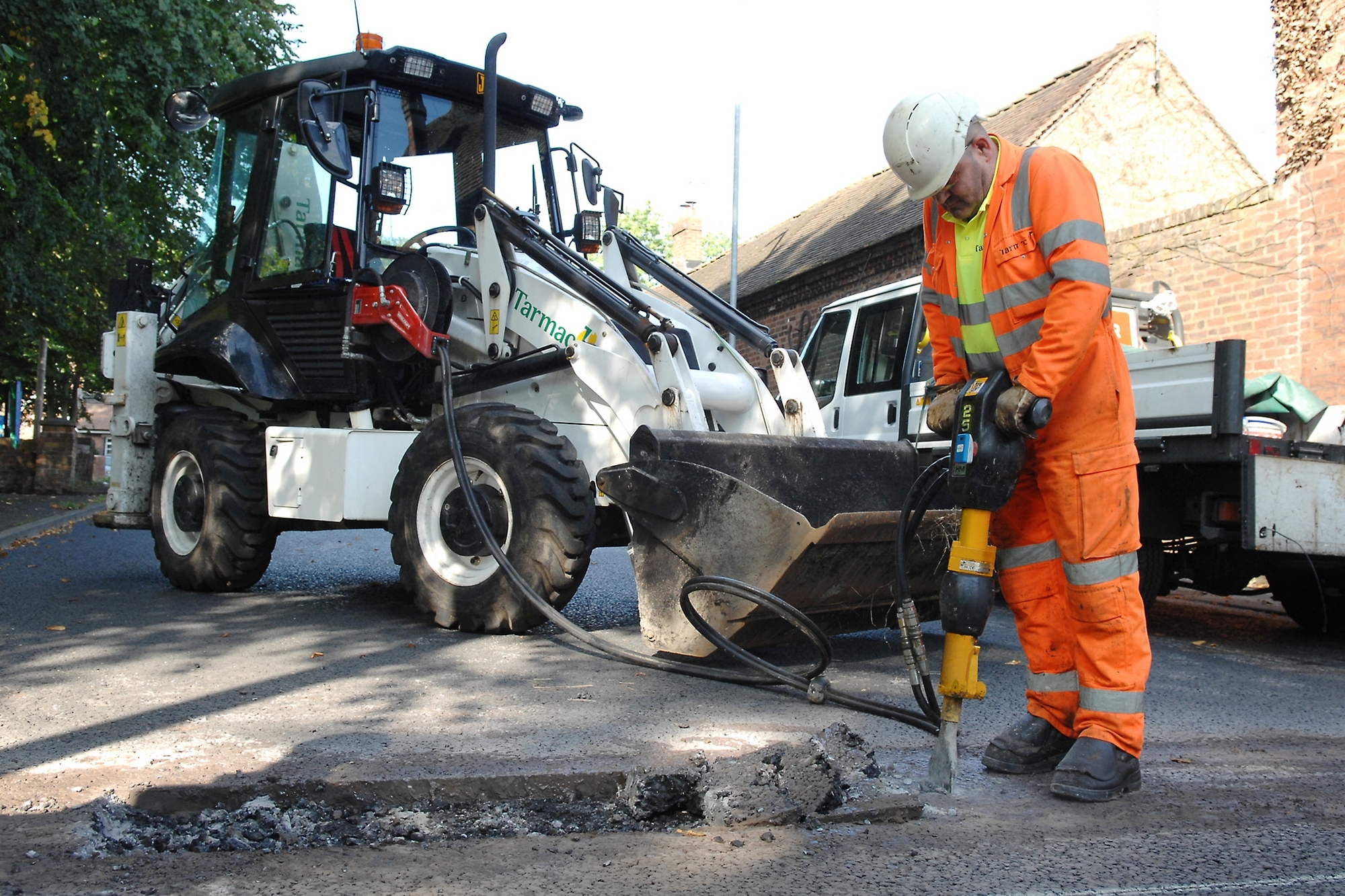 Tarmac turns to JCB | Construction News