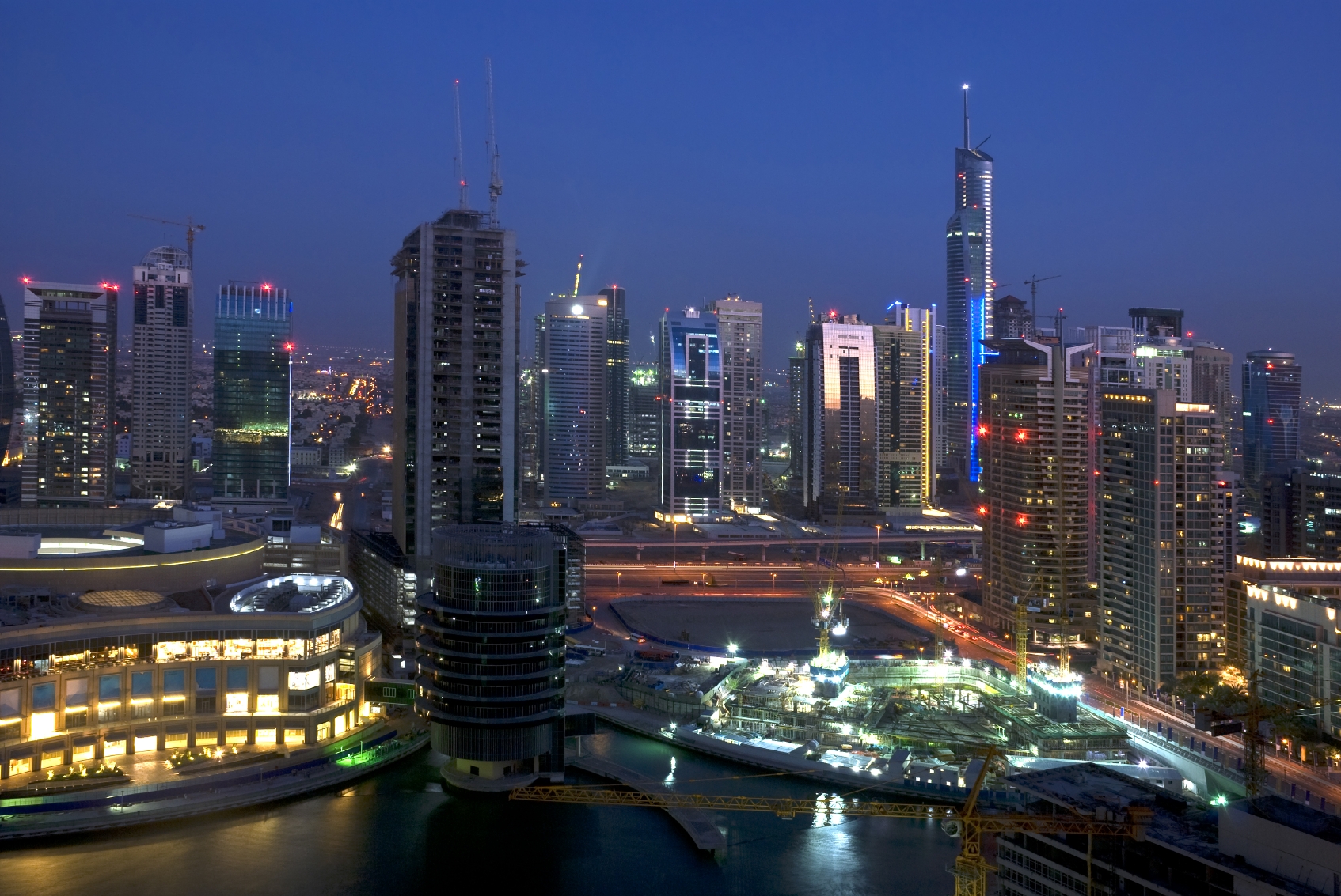 Abu Dhabi to provide Dubai support | Construction News