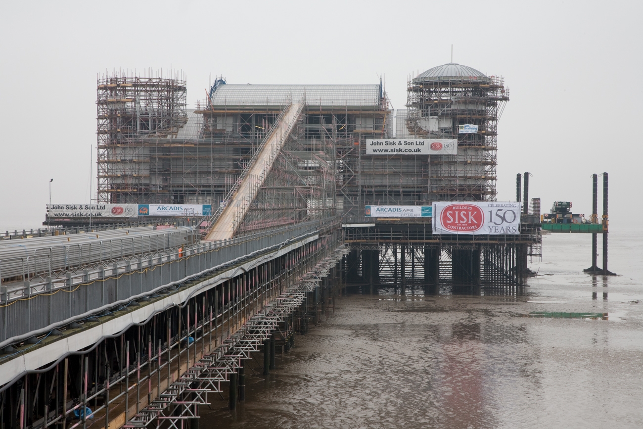 Sisk tops out fire devastated pier in Weston-super-Mare | Construction News