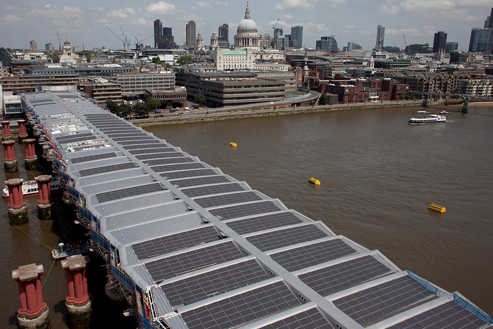 Blackfriars Station becomes world's largest solar bridge | Construction ...