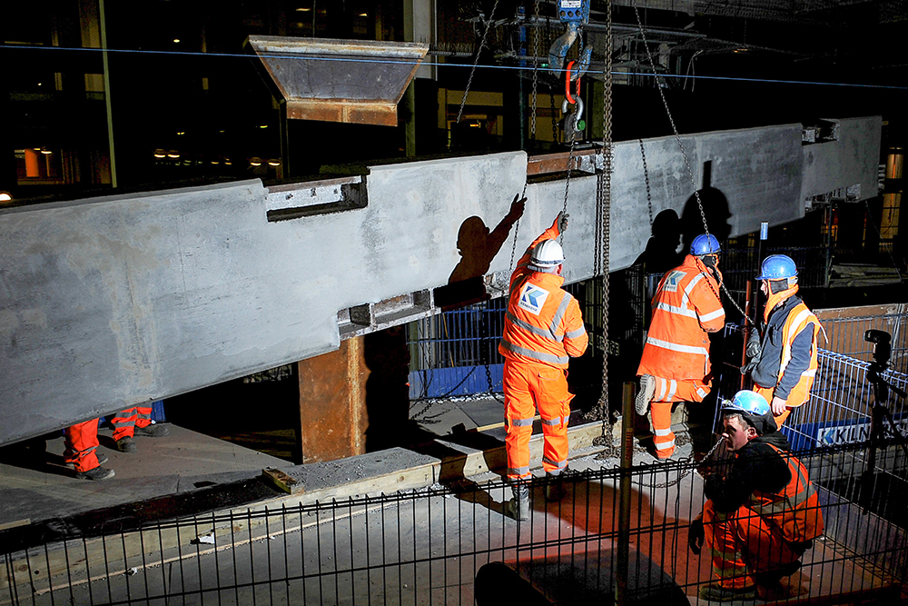 VolkerFitzpatrick restructures Gatwick station with huge live load ...