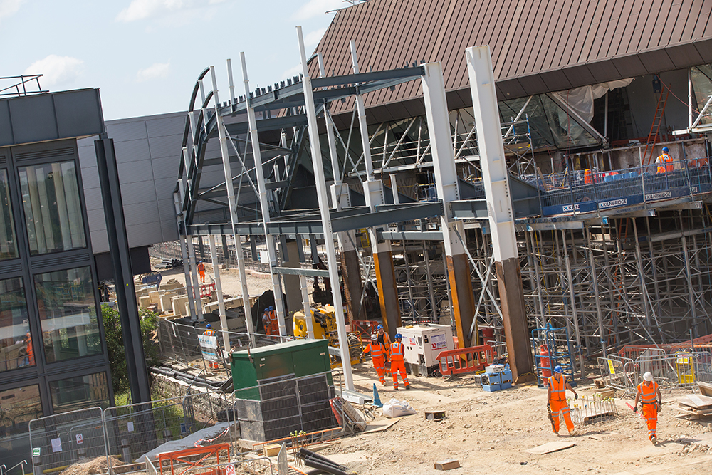 VolkerFitzpatrick restructures Gatwick station with huge live load ...