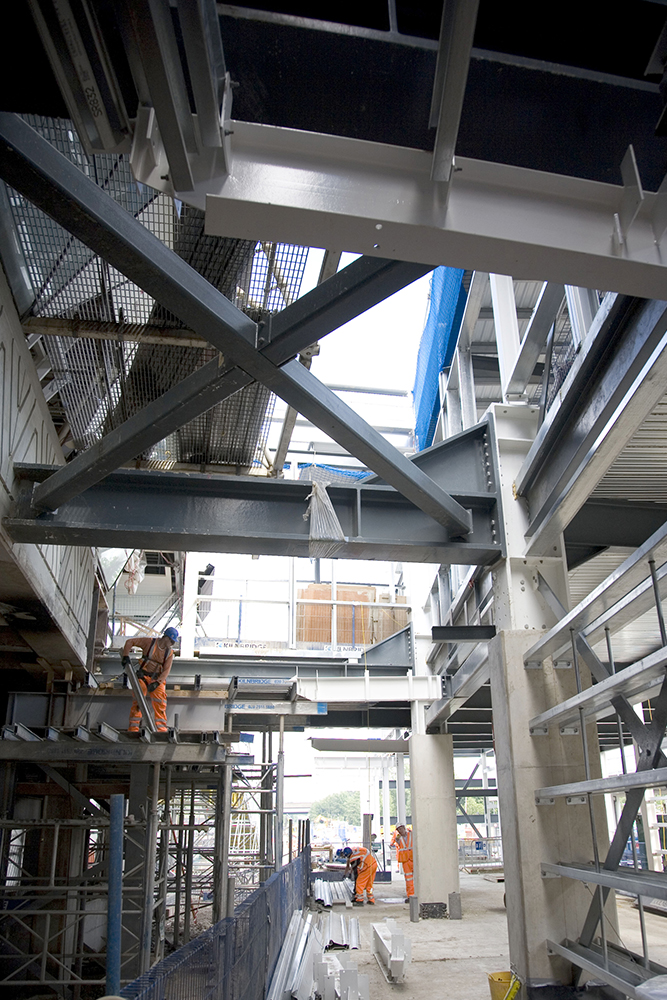 VolkerFitzpatrick restructures Gatwick station with huge live load ...