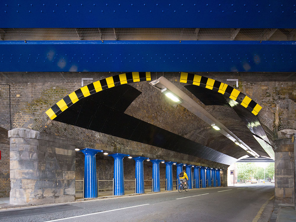 Landmark London rail bridge returns to former glory | Construction News