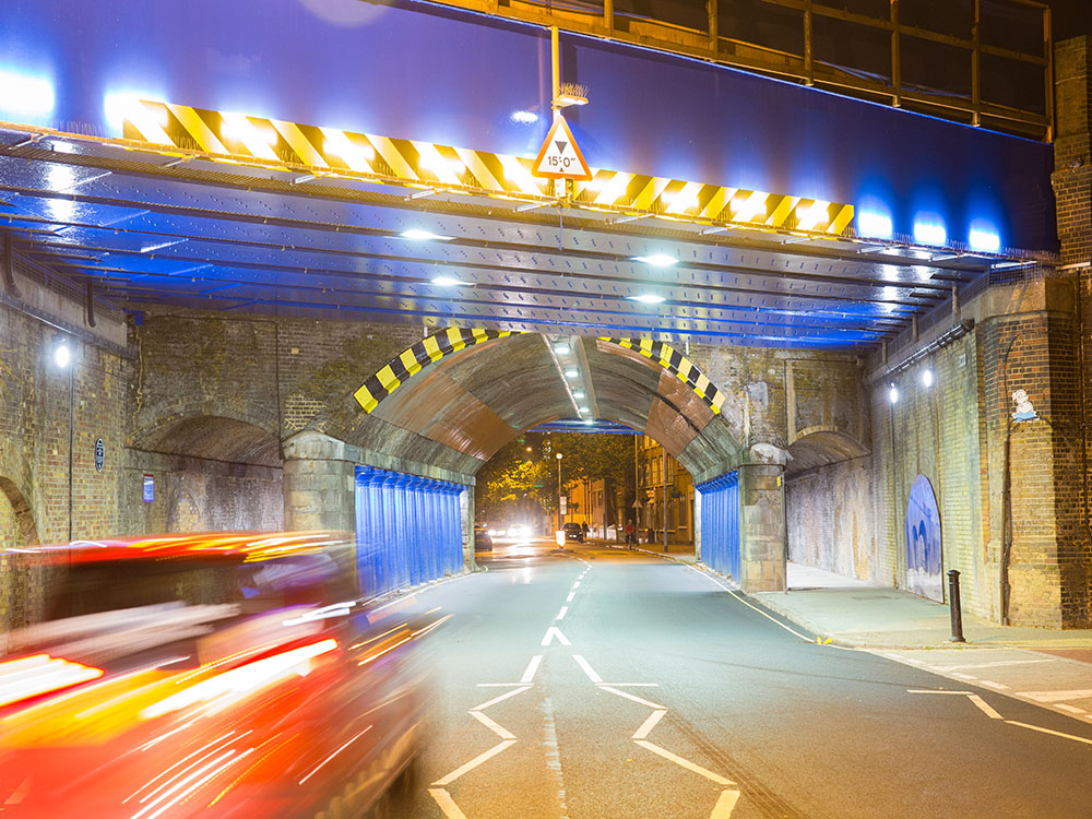 Landmark London rail bridge returns to former glory | Construction News