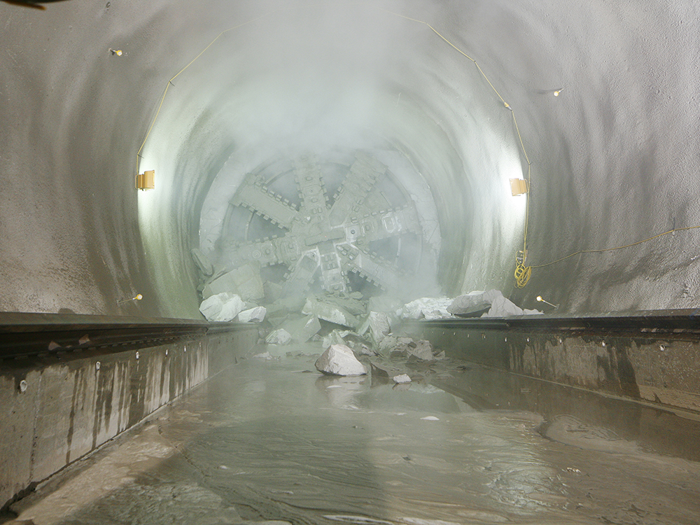 Video and images: Crossrail makes tunnelling breakthroughs ...