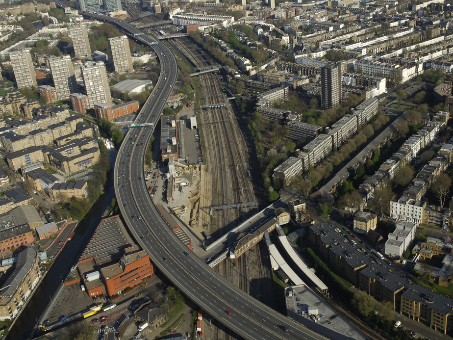 Costain and Bachy's unconventional piling keeps Crossrail on track ...