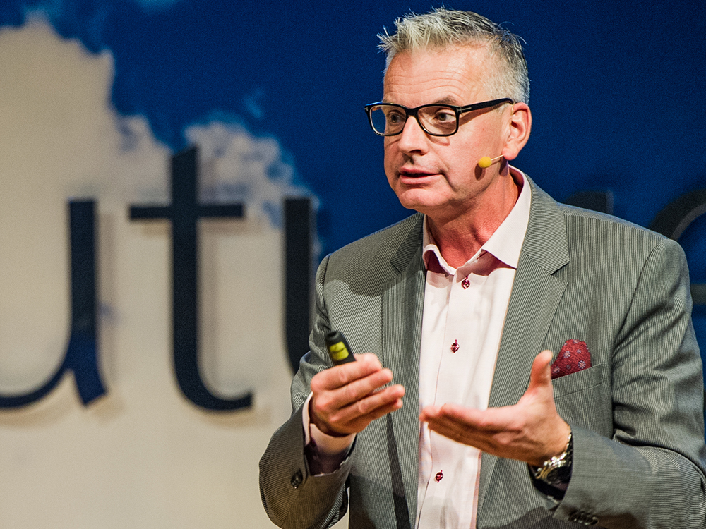 Thomas Heatherwick makes case for Garden Bridge at Skanska future day