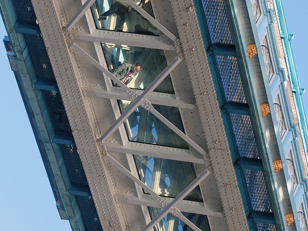 In pictures: Glass walkway opens on Tower Bridge | Construction News