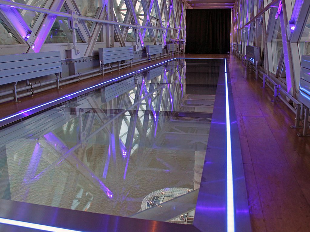 In pictures: Glass walkway opens on Tower Bridge | Construction News