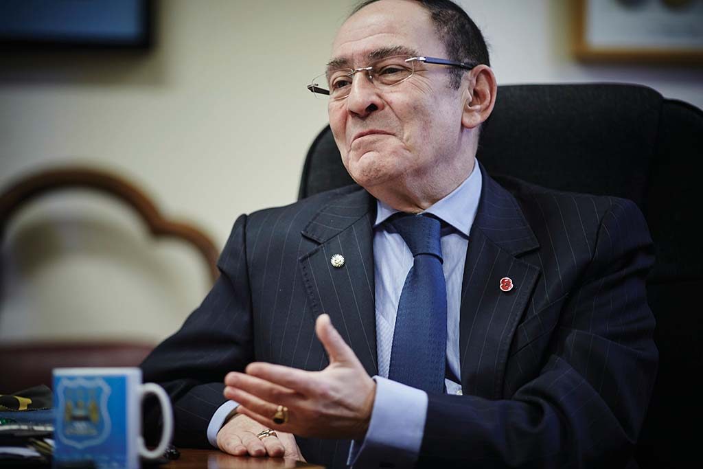 Manchester City Council chief Sir Howard Bernstein set to retire. What ...