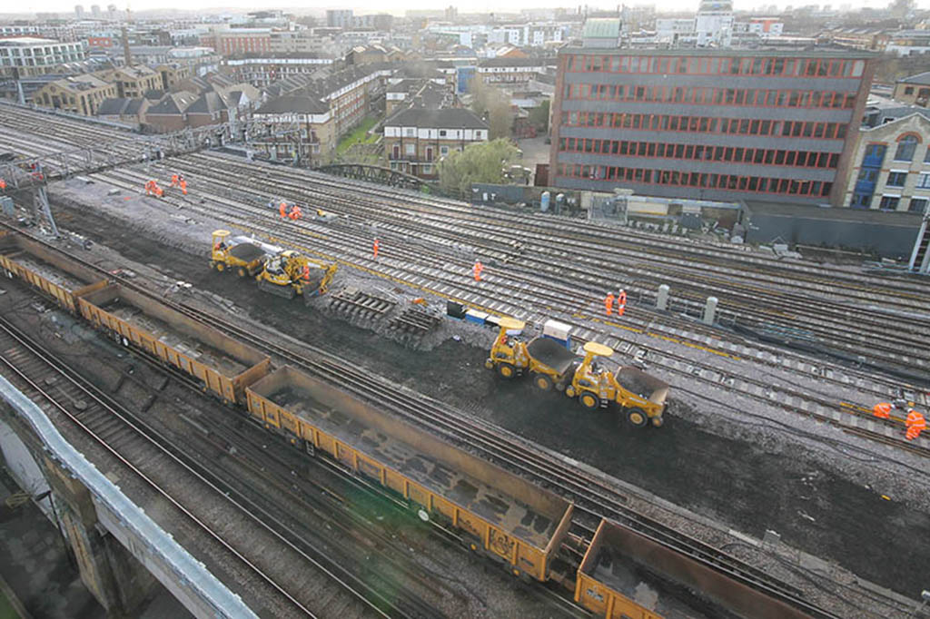 Timelapse: London Bridge upgrade work continues with new viaduct