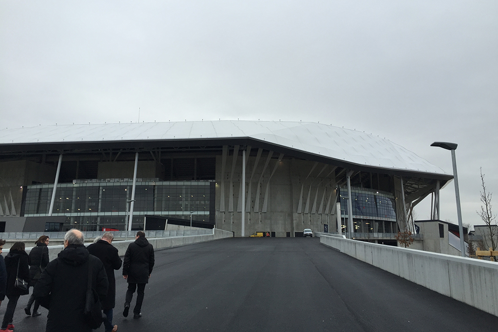 Lyon's new 'fortress' keeps the fans happy | Construction News