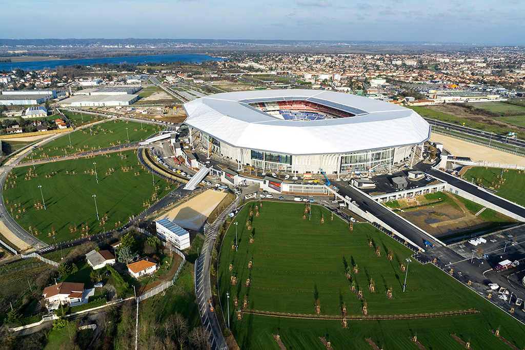 Lyon's new 'fortress' keeps the fans happy | Construction News
