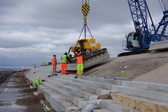 Blackpool rock helps Balfour build UK's largest sea defence project ...