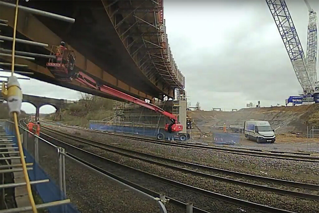TIMELAPSE: Massive bridge beams lifted into place at Stanton Cross ...