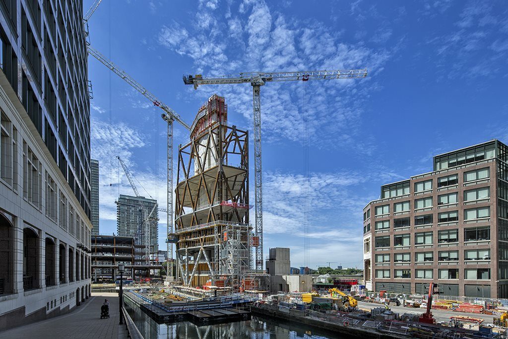 Canary Wharf digs deep with district's first residential tower ...