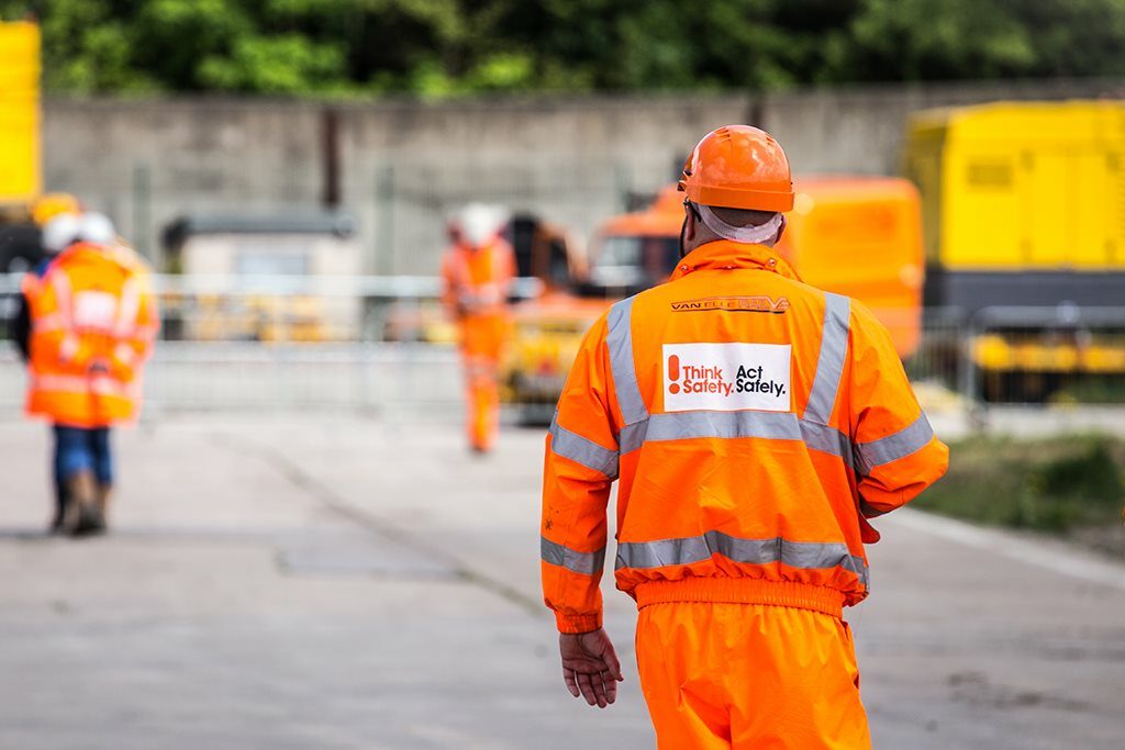 Van Elle returns to profit | Construction News