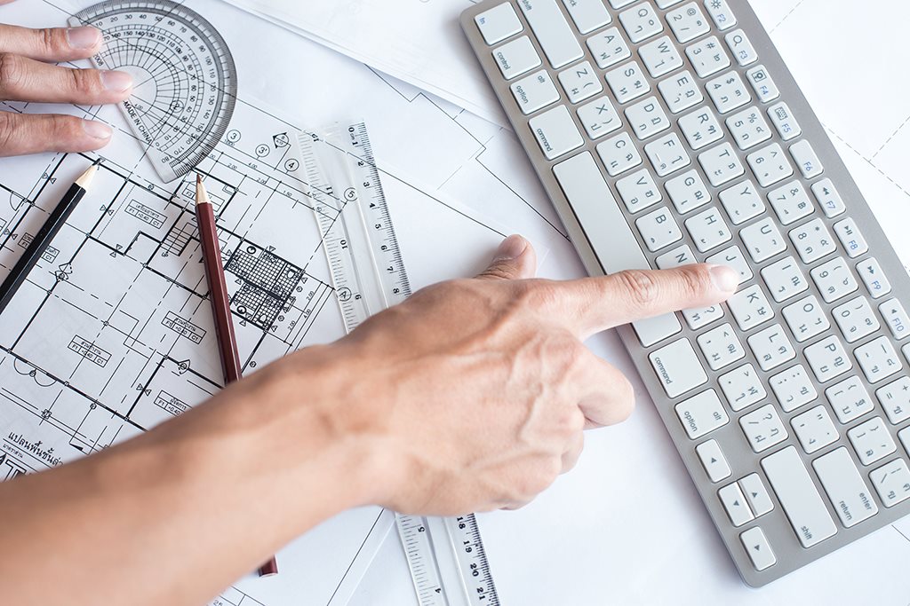 Firms support ‘digitally empowering’ site workers | Construction News