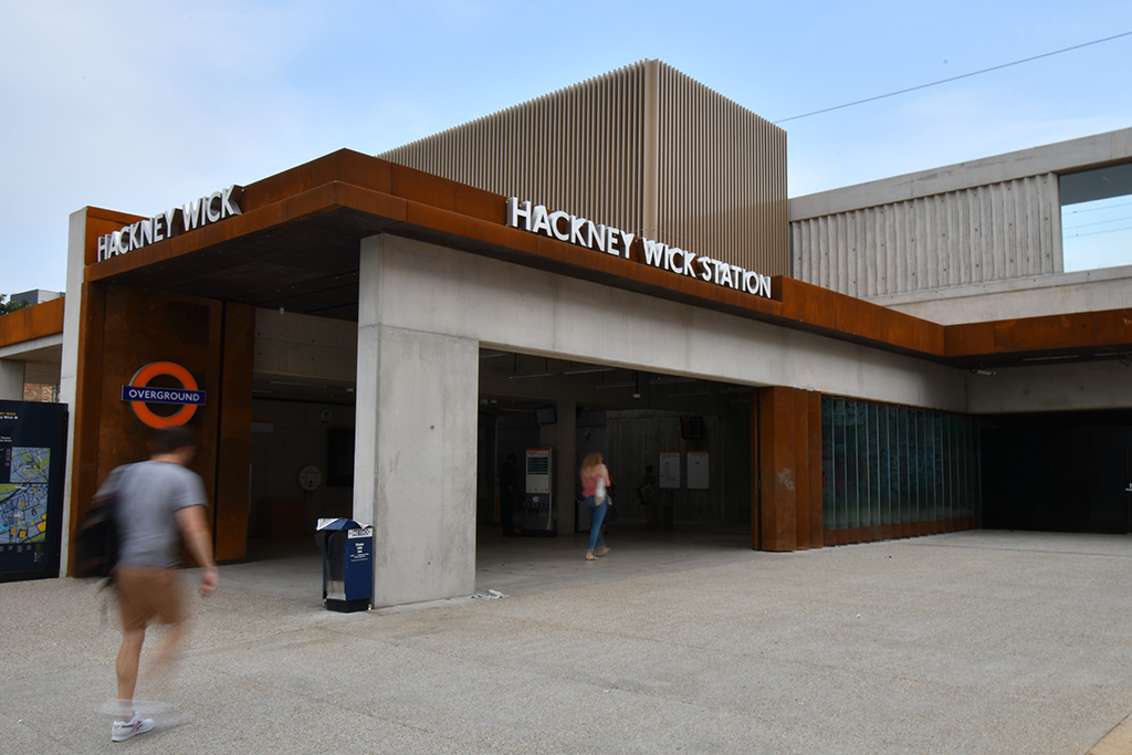 Mott and Volker's chemistry revamps London station | Construction News