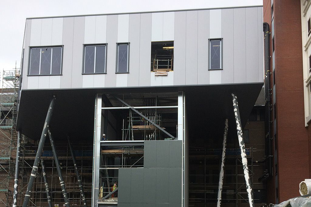 Bam builds operating theatre on stilts at Leeds hospital | Construction ...