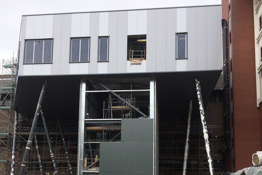 Bam builds operating theatre on stilts at Leeds hospital | Construction ...