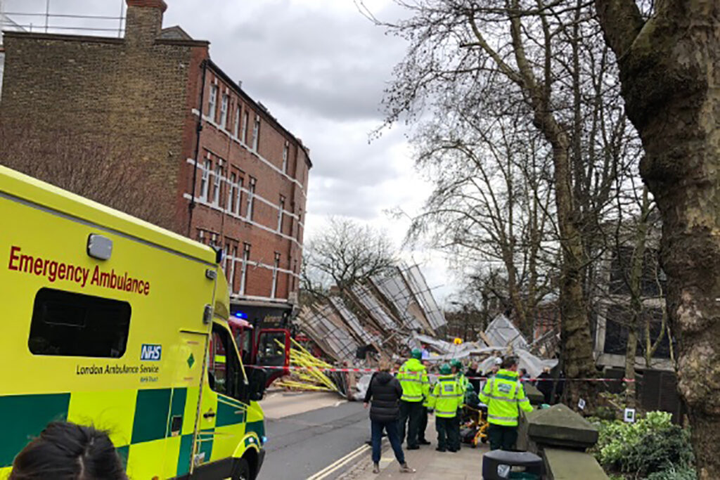 Scaffolding collapses onto busy London street | Construction News