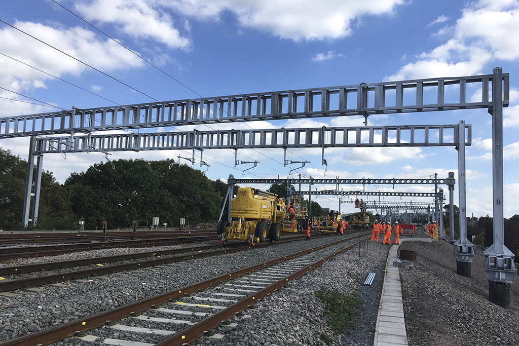 Network Rail reports improved track workers’ safety | Construction News
