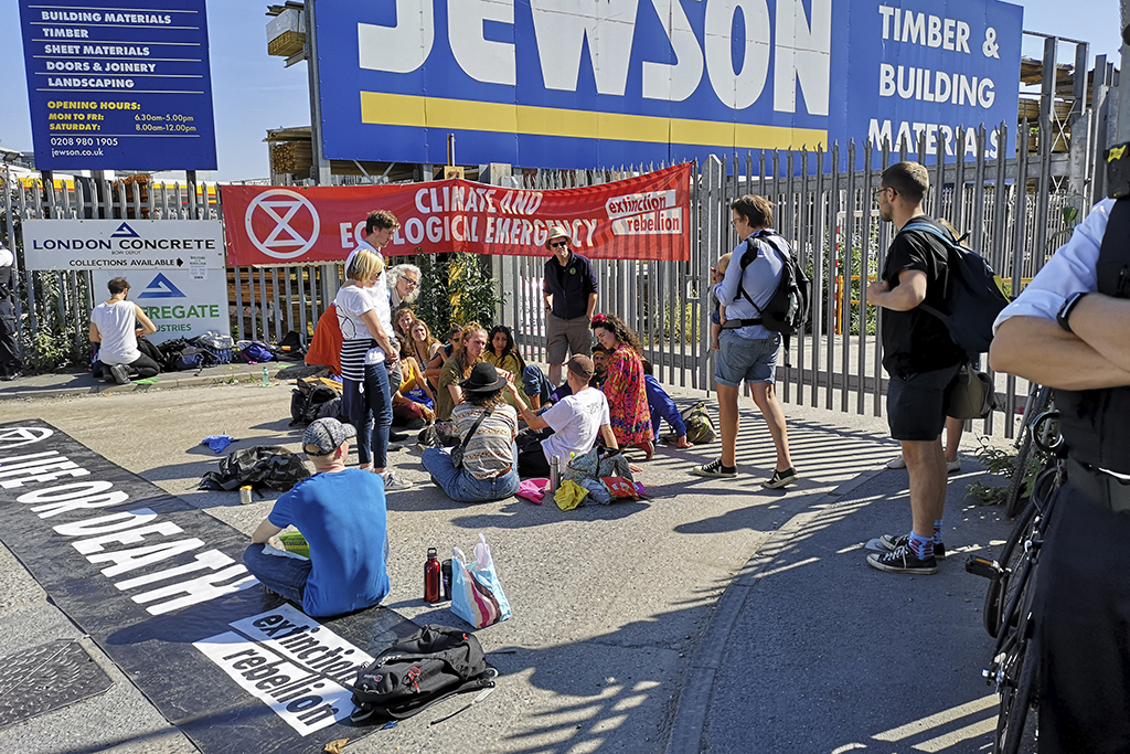 Construction industry targeted by climate protesters | Construction News