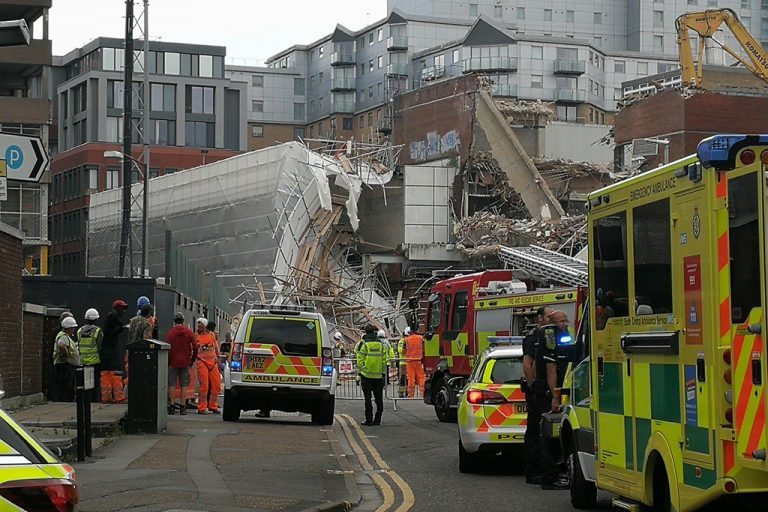 At least two injured in Reading scaffolding collapse | Construction News