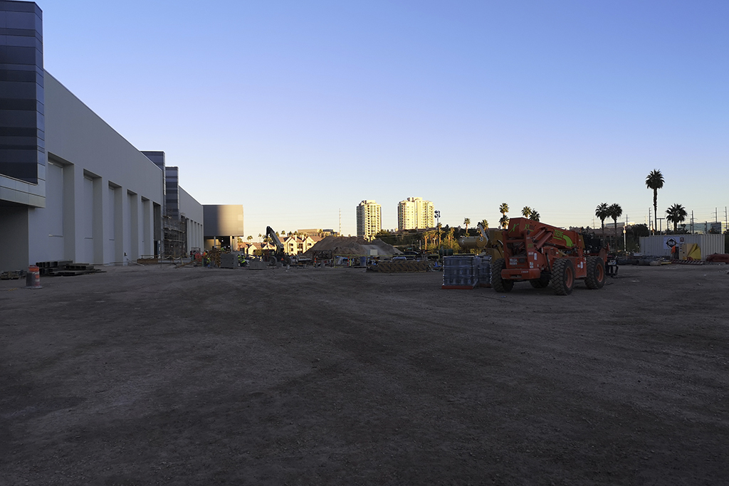 Building the world's largest pillarless ballrooms in the middle of the ...