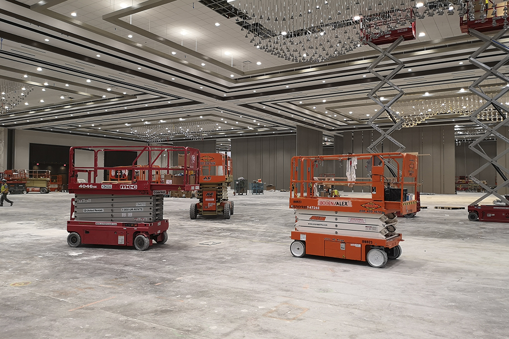 Building the world's largest pillarless ballrooms in the middle of the ...