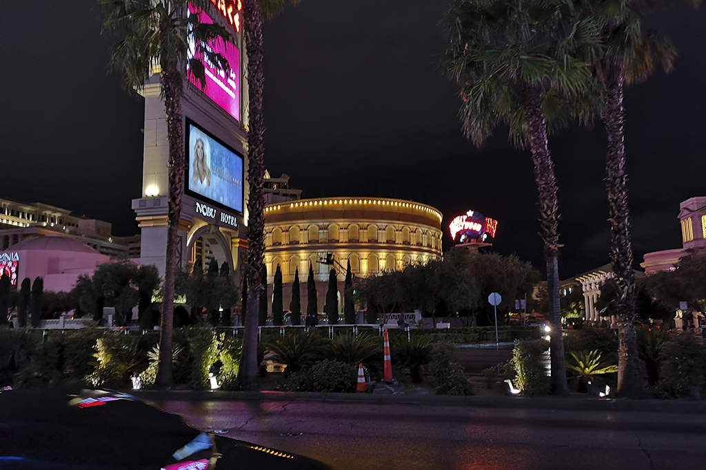 Building the world's largest pillarless ballrooms in the middle of the ...