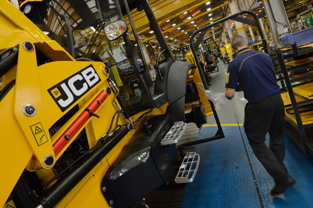 JCB stops production at all UK sites | Construction News