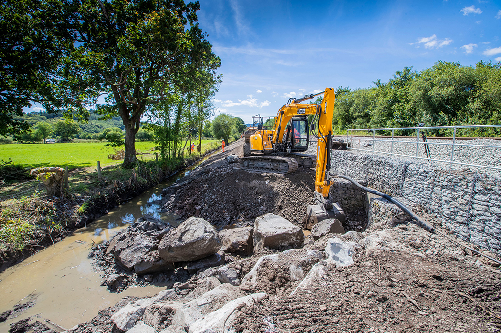 Alun Griffiths seals deal to buy back his former firm | Construction News