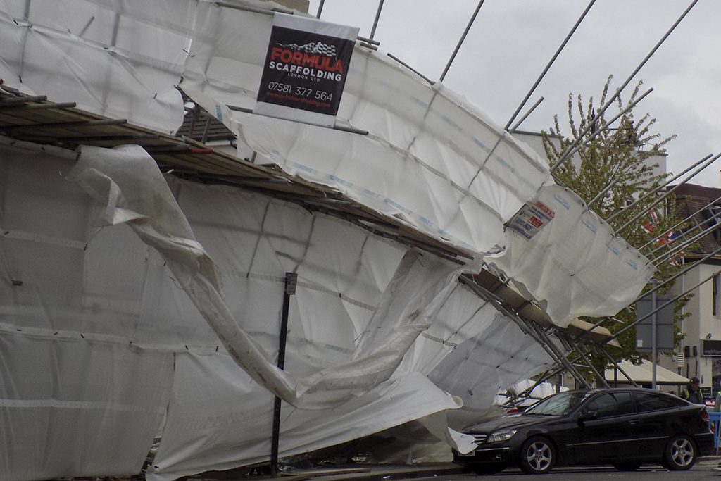 Firm fined £160,000 over scaffolding collapse | Construction News
