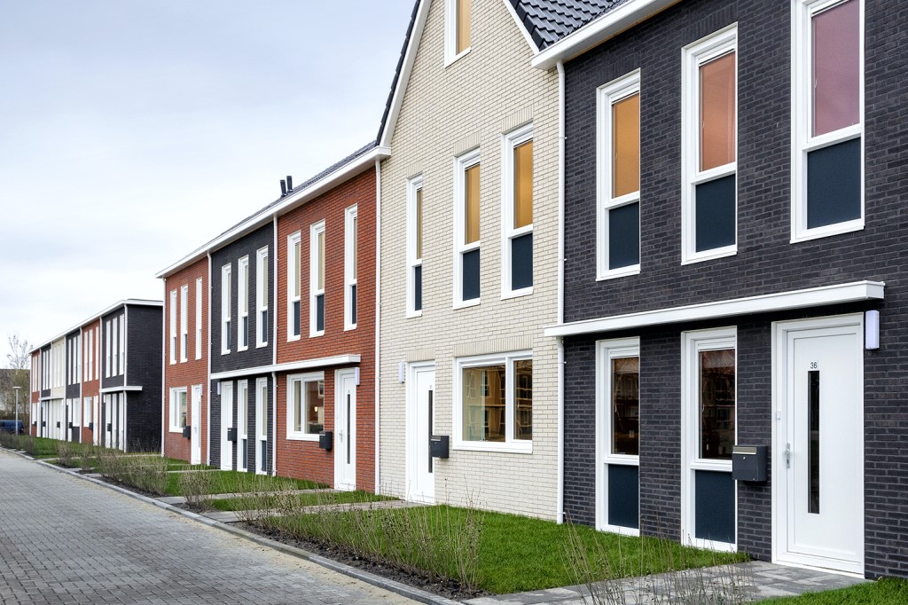 Snel Art Pop Newcomer Geraldine Snell Shines On New Double A Side ...