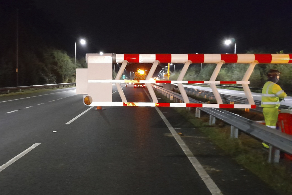 Kier to trial new ‘safe gates’ to protect highways workers ...