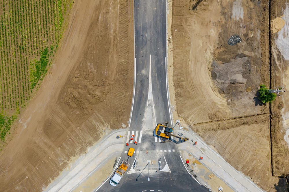 Government told to prioritise road maintenance over expansion ...
