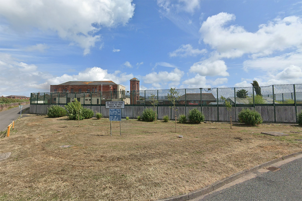 Galliford Try wins £100m revamp of immigration removal centre ...