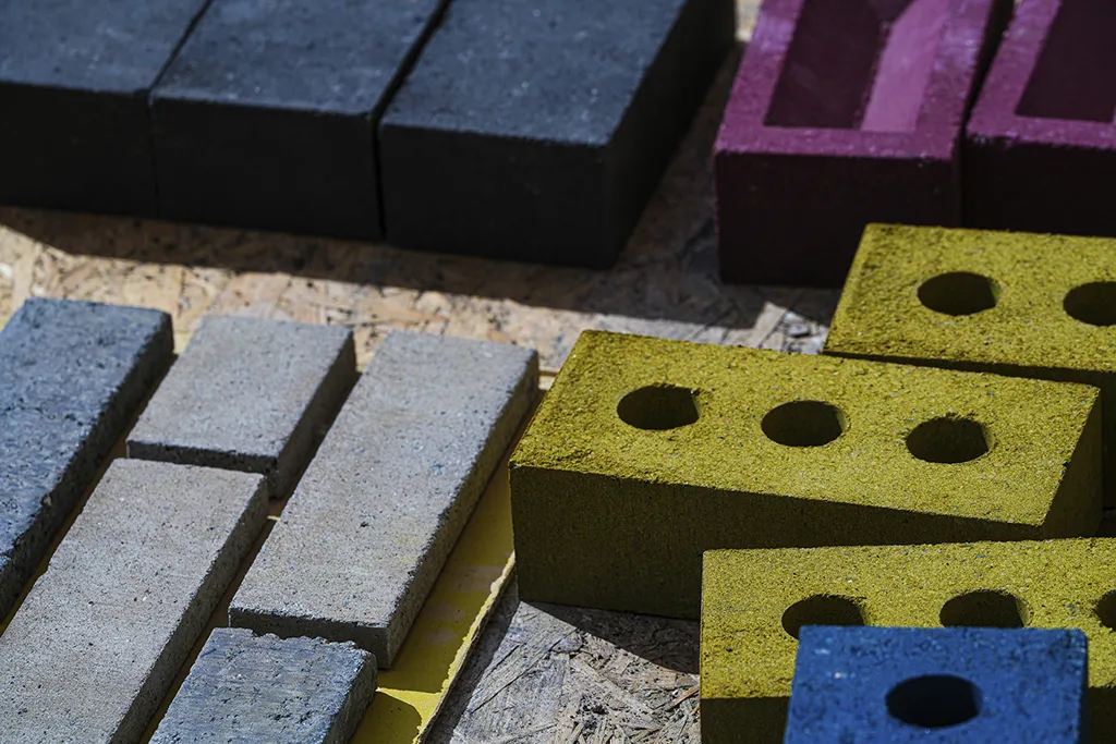 Low-carbon bricks made from construction waste obtain certification ...