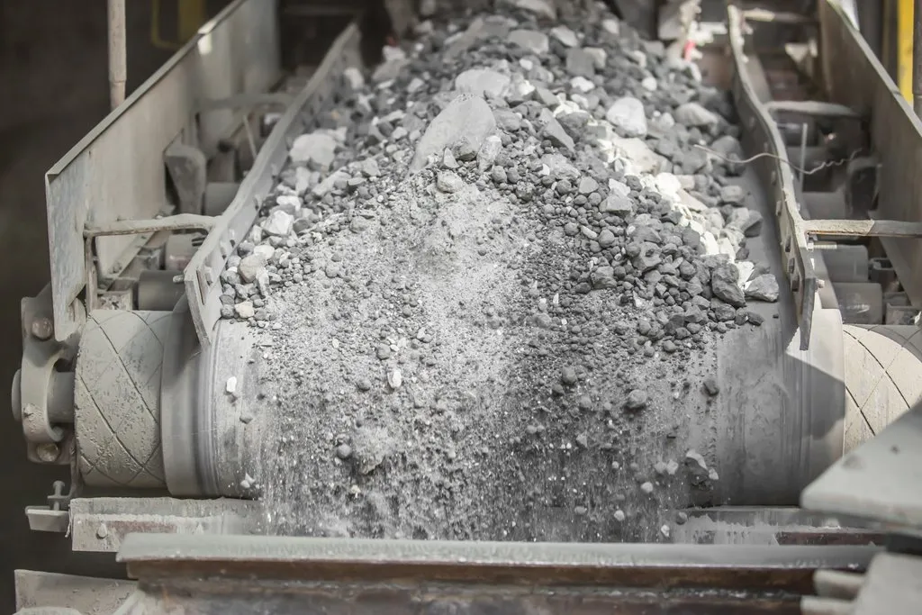 Cement decarbonisation project secures £28.6m in public funding ...